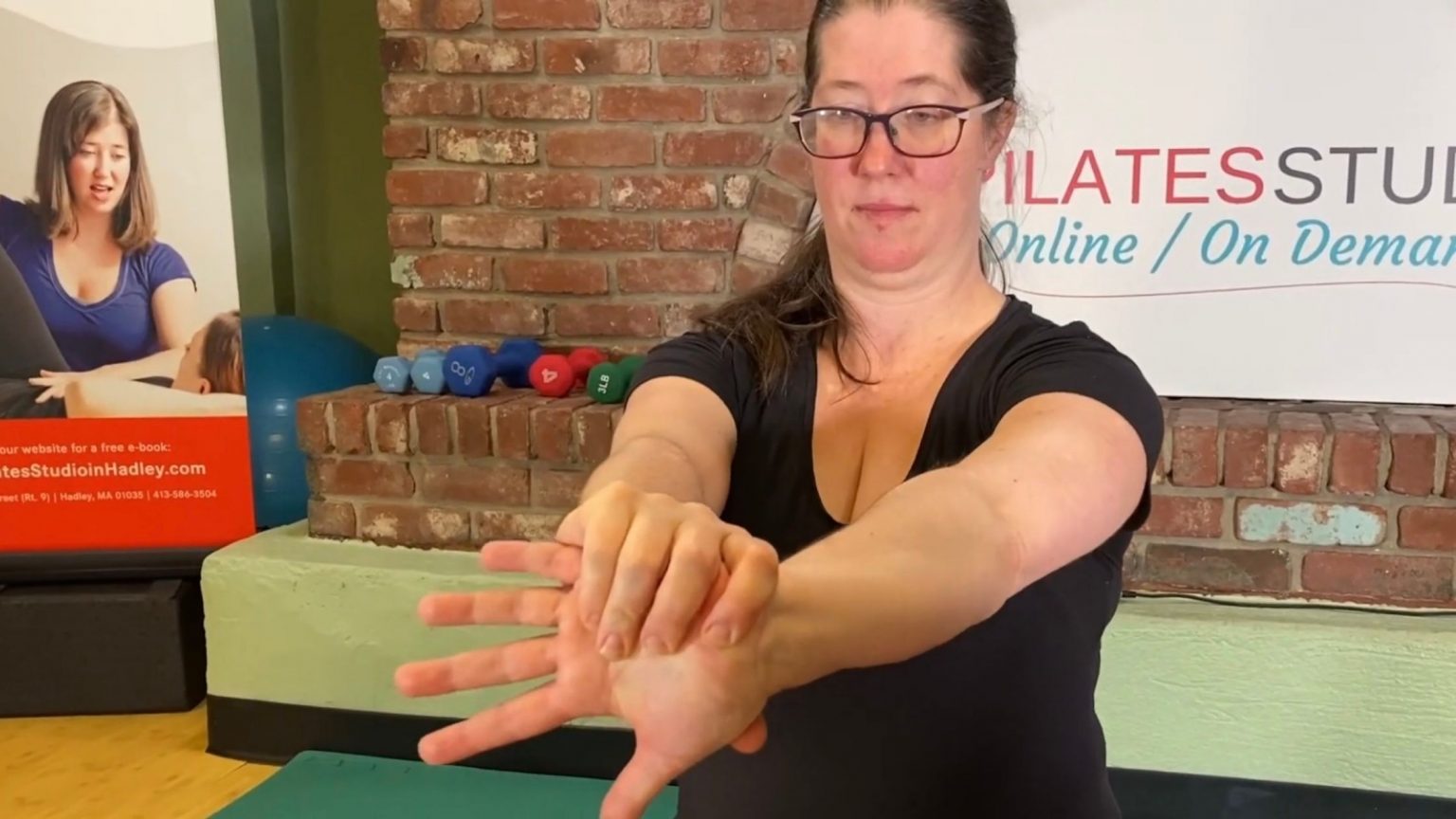 Here’s a Quick Way to Improve Wrist Strength - The Pilates Studio